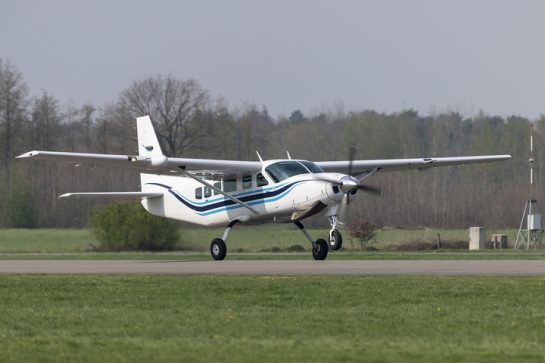 7 Different Types of Small Airplanes and Their Features - Mind Tweaks